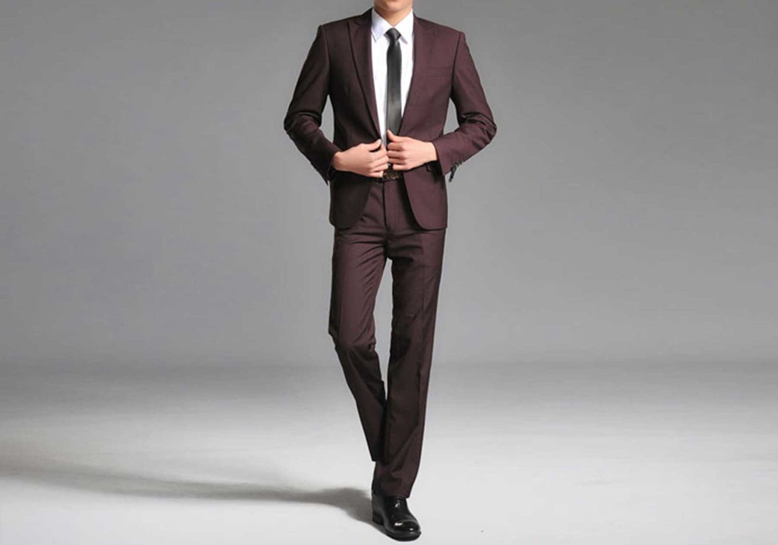 Custom Dark Blue Suits: Elegance Meets Tailored Perfection